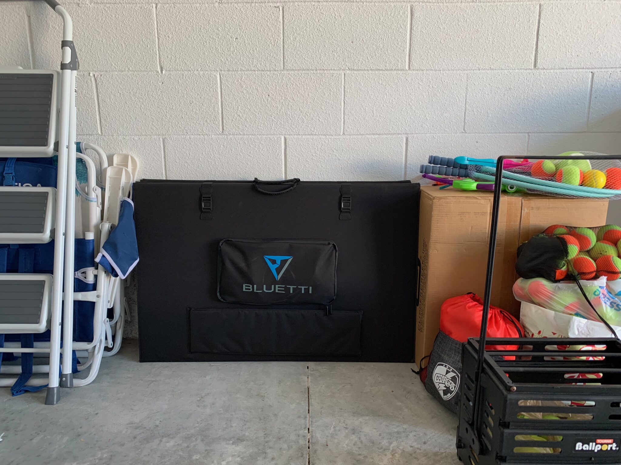 Charging Bluetti EP500 Energy Storage System With Solar Panels & Grid ...